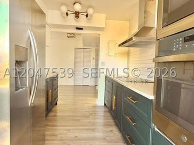 Luxury apartment complex for rent in Miami Beach, Florida
