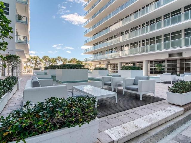Luxury apartment complex for rent in Miami Beach, Florida