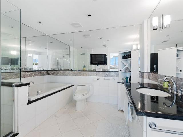 Luxury apartment complex for rent in Miami Beach, Florida