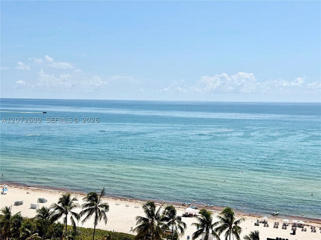 Luxury apartment complex for rent in Miami Beach, Florida