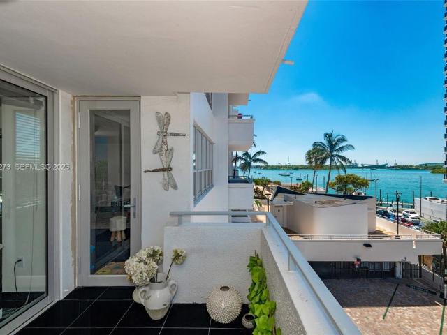 Luxury apartment complex for rent in Miami Beach, Florida