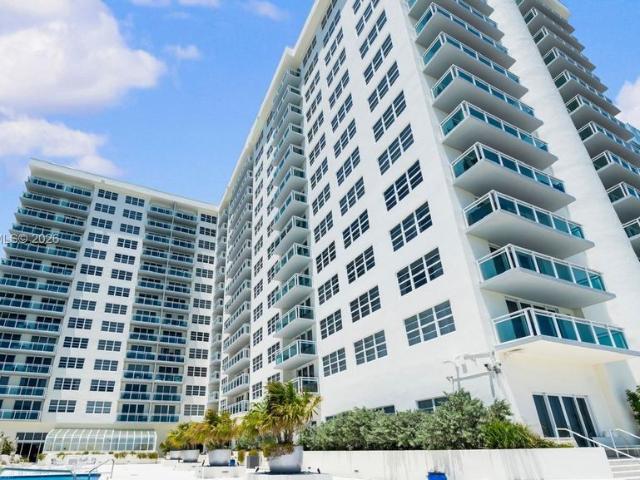 Luxury apartment complex for rent in Miami Beach, Florida