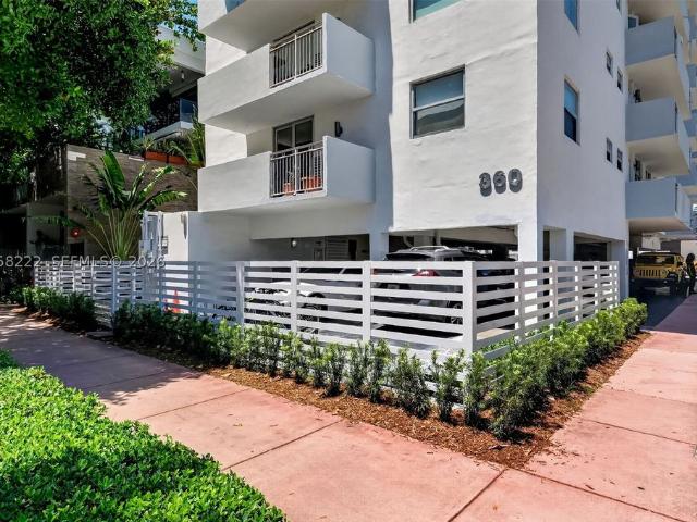 Luxury apartment complex for rent in Miami Beach, Florida