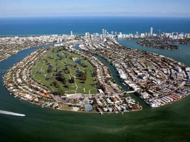 Luxury apartment complex for rent in Miami Beach, Florida