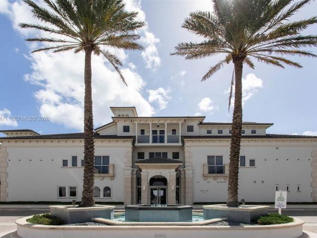 Luxury apartment complex for rent in Miami Beach, Florida
