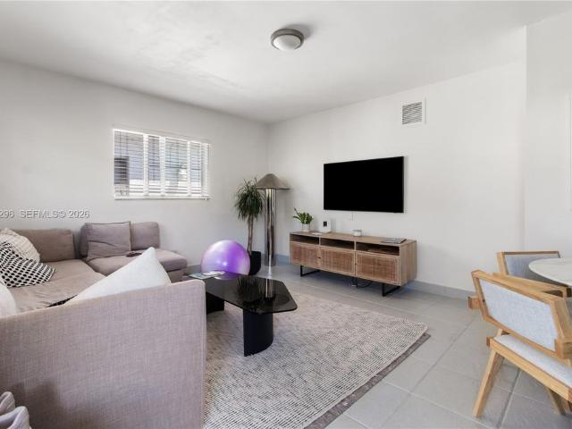 Luxury apartment complex for rent in Miami Beach, Florida