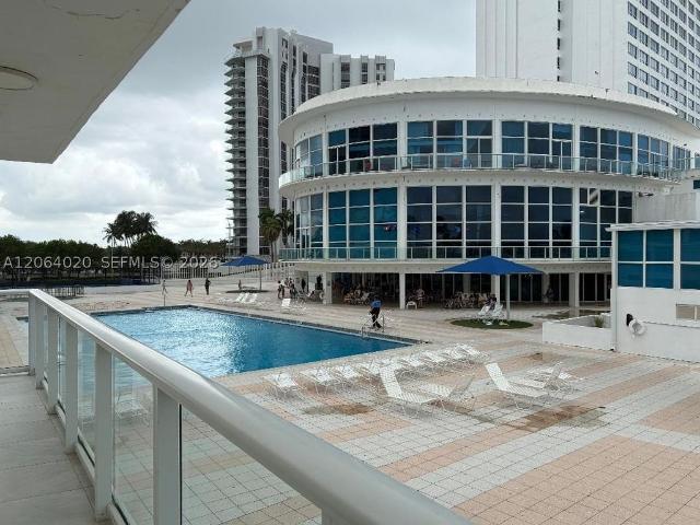 Luxury apartment complex for rent in Miami Beach, Florida
