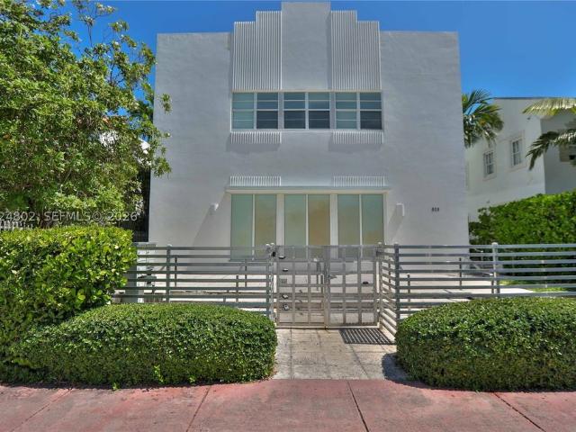 Luxury apartment complex for rent in Miami Beach, Florida