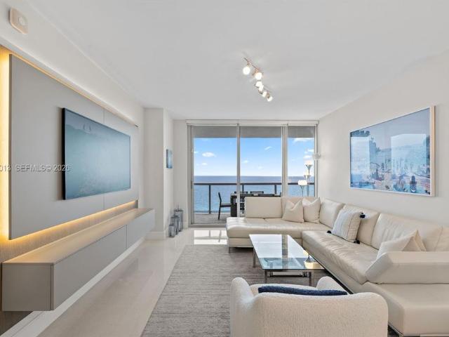 Luxury apartment complex for rent in Miami Beach, Florida