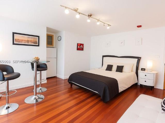 Luxury apartment complex for rent in Miami Beach, Florida