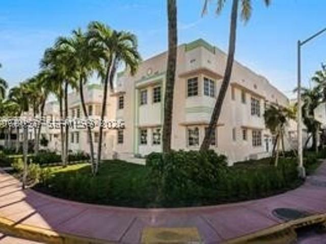 Luxury apartment complex for rent in Miami Beach, Florida