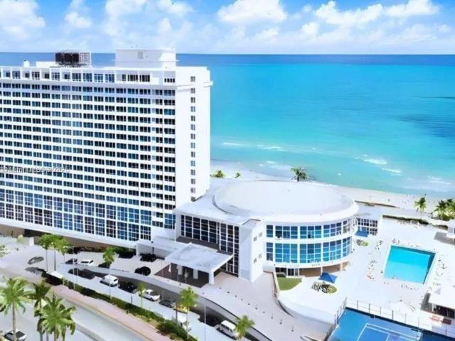 Luxury apartment complex for rent in Miami Beach, Florida