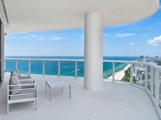 Luxury apartment complex for rent in Miami Beach, Florida