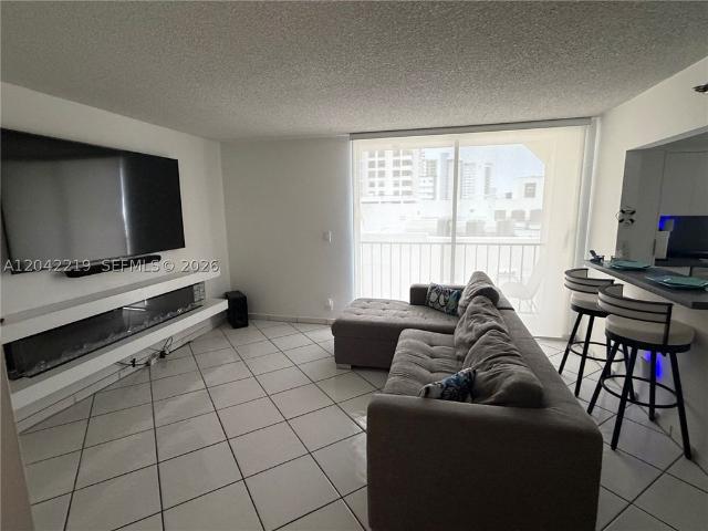 Luxury apartment complex for rent in Miami Beach, Florida