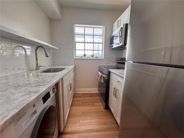 Luxury apartment complex for rent in Miami Beach, Florida