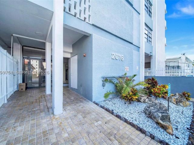 Luxury apartment complex for rent in Miami Beach, Florida