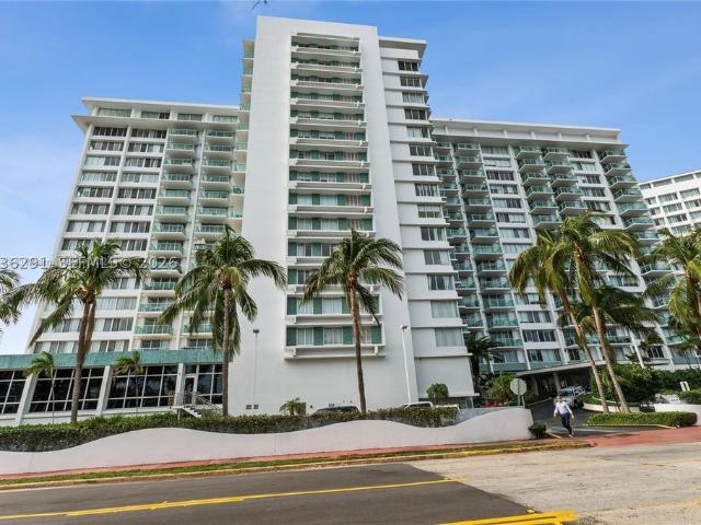 Luxury apartment complex for rent in Miami Beach, Florida