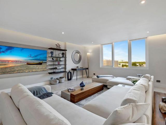 Luxury apartment complex for rent in Miami Beach, Florida