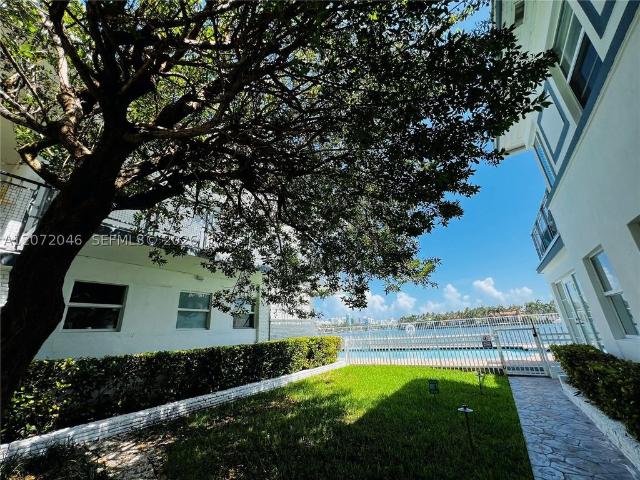Luxury apartment complex for rent in Miami Beach, Florida