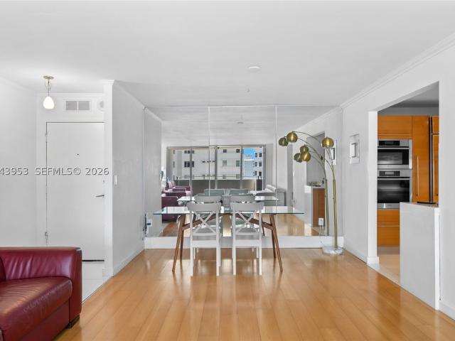 Luxury apartment complex for rent in Miami Beach, Florida