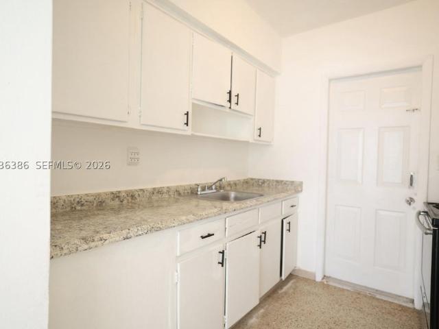 Luxury apartment complex for rent in Miami Beach, Florida