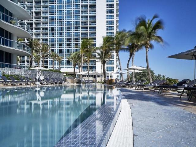 Luxury apartment complex for rent in Miami Beach, Florida