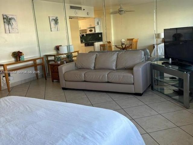 Luxury apartment complex for rent in Miami Beach, Florida