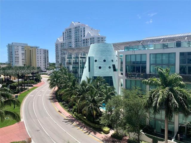 Luxury apartment complex for rent in Miami Beach, Florida