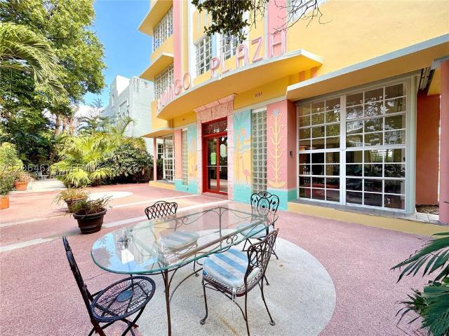 Luxury apartment complex for rent in Miami Beach, Florida