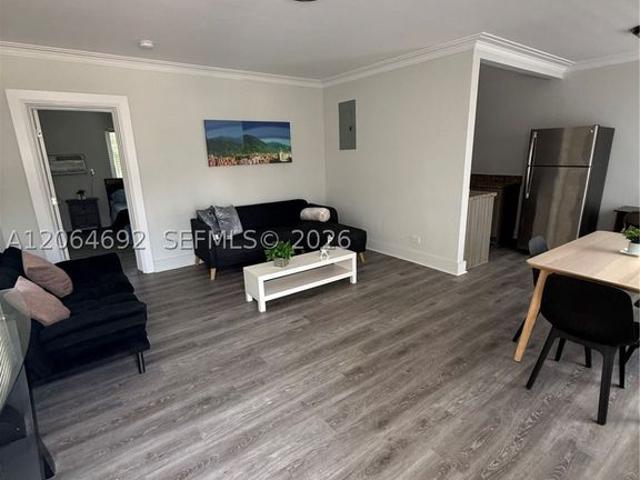 Luxury apartment complex for rent in Miami Beach, Florida