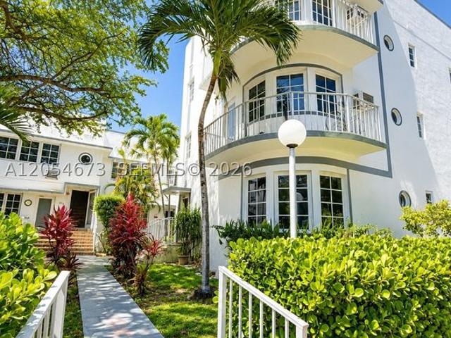 Luxury apartment complex for rent in Miami Beach, Florida