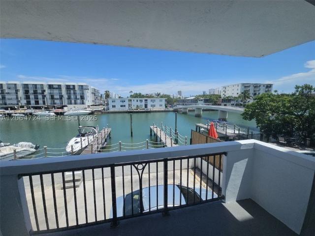 Luxury apartment complex for rent in Miami Beach, Florida