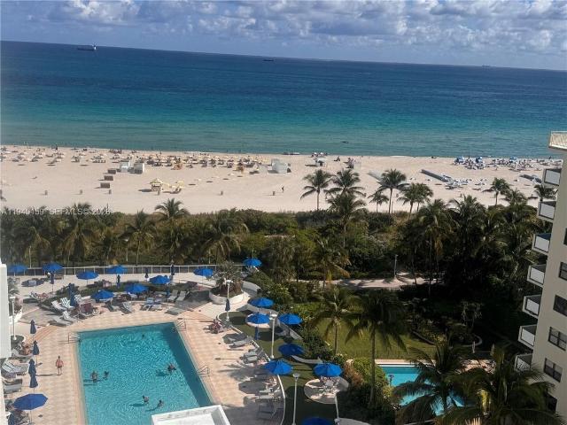 Luxury apartment complex for rent in Miami Beach, Florida