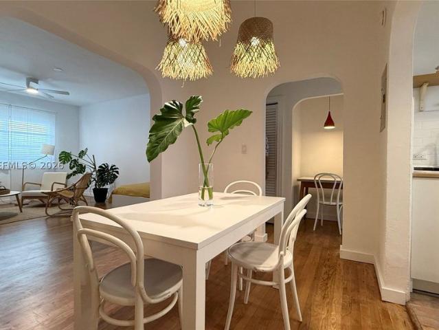 Luxury apartment complex for rent in Miami Beach, Florida