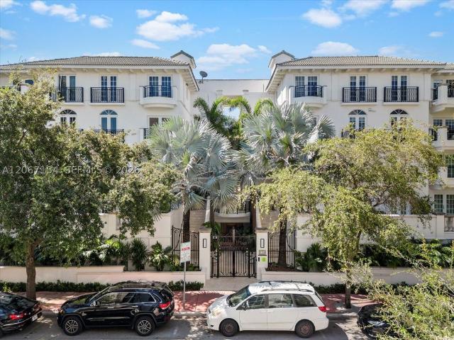 Luxury apartment complex for rent in Miami Beach, Florida