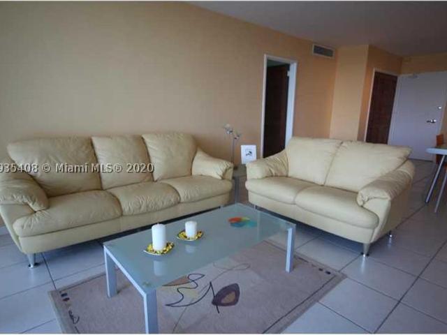 Luxury apartment complex for rent in Miami Beach, Florida