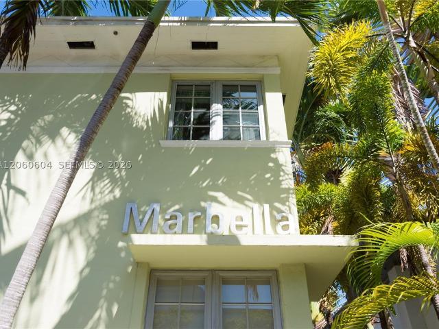 Luxury apartment complex for rent in Miami Beach, Florida