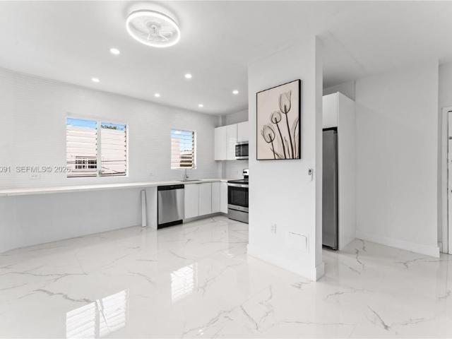 Luxury apartment complex for rent in Miami Beach, Florida