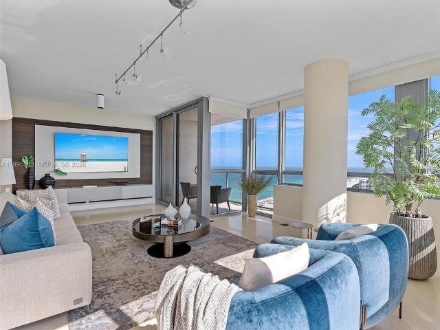Luxury apartment complex for rent in Miami Beach, Florida