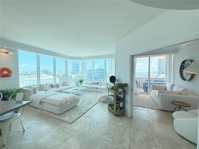 Luxury apartment complex for rent in Miami Beach, Florida