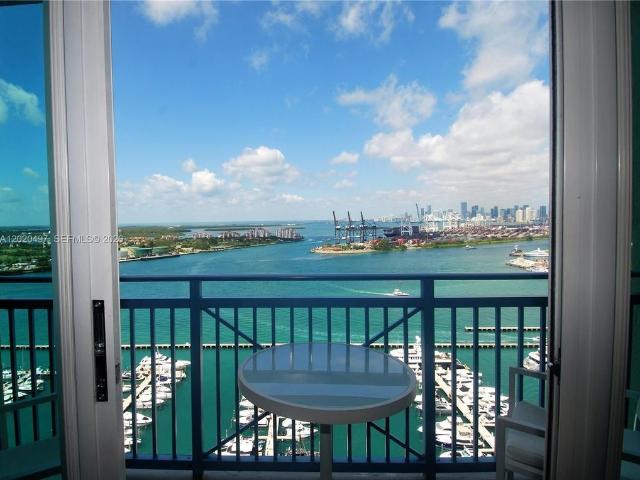 Luxury apartment complex for rent in Miami Beach, Florida