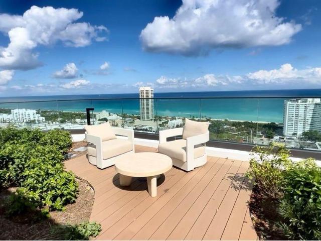 Luxury apartment complex for rent in Miami Beach, Florida