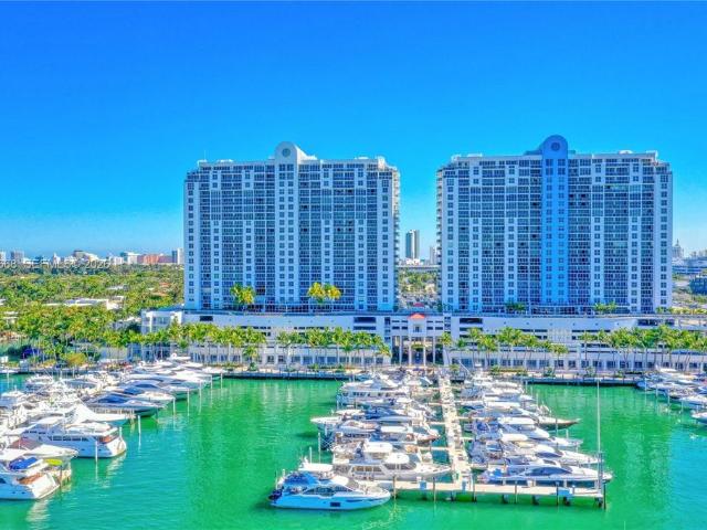 Luxury apartment complex for rent in Miami Beach, Florida