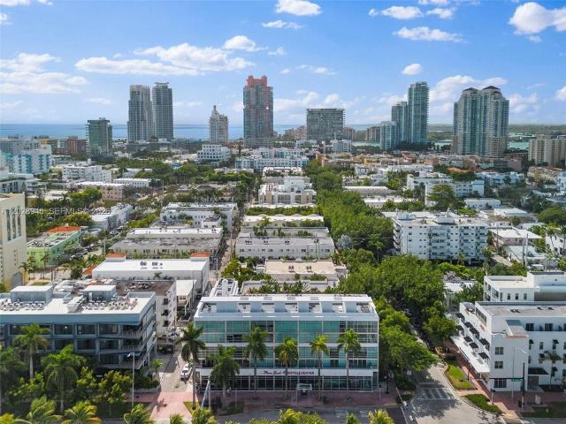 Luxury apartment complex for rent in Miami Beach, Florida