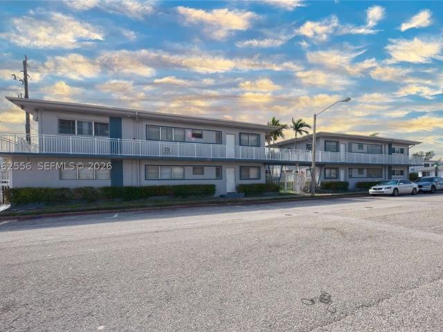 Luxury apartment complex for rent in Miami Beach, Florida