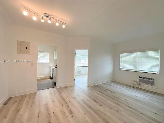 Luxury apartment complex for rent in Miami Beach, Florida