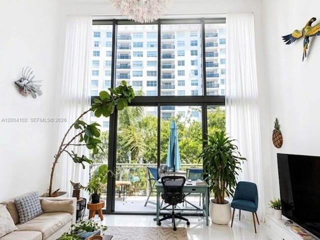 Luxury apartment complex for rent in Miami Beach, Florida