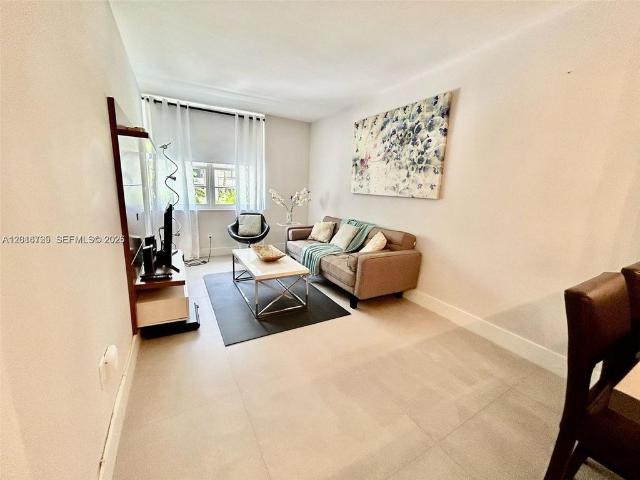 Luxury apartment complex for rent in Miami Beach, Florida