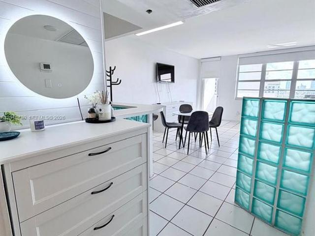 Luxury apartment complex for rent in Miami Beach, Florida