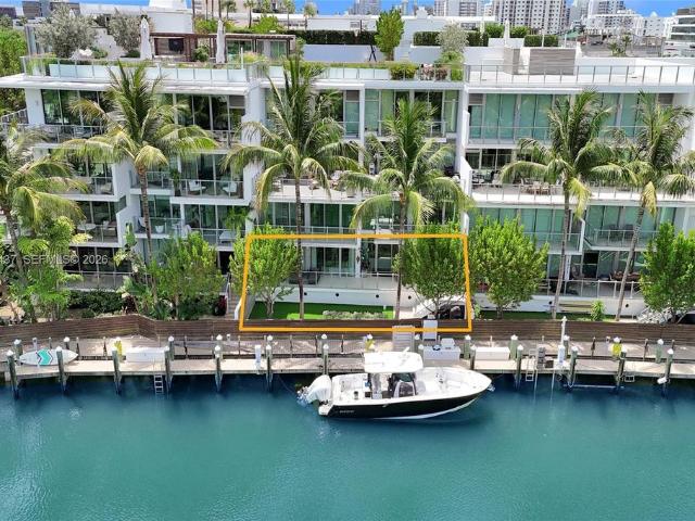 Luxury apartment complex for rent in Miami Beach, Florida
